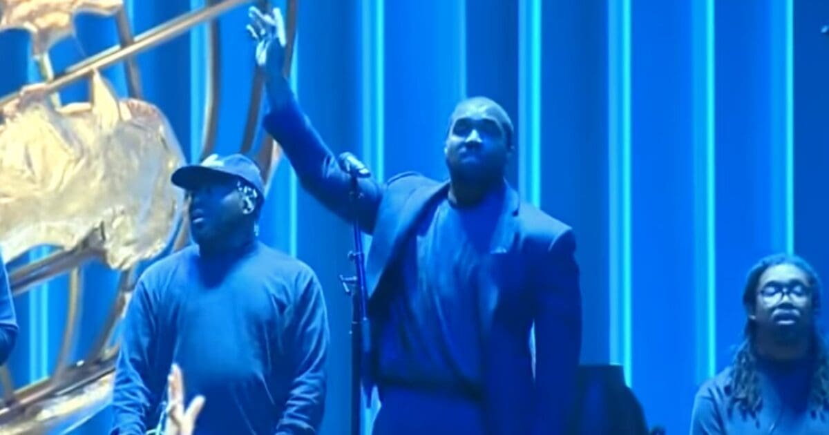 Texas plumber finds secret cash stash in Joel Osteen's megachurch ...