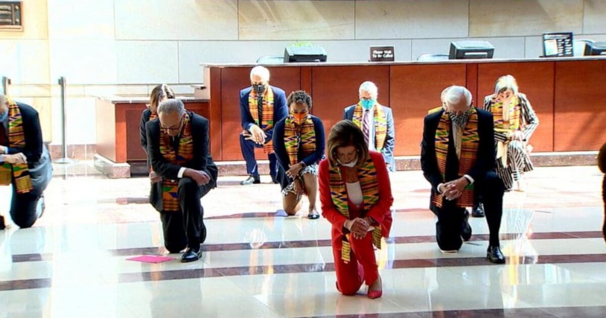 Oops: Kente scarves worn by Dems historically worn by rich African ...