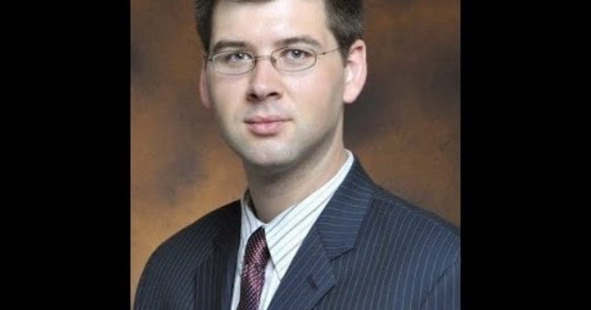 Ex-FBI lawyer receives probation for altering email about Carter Page ...