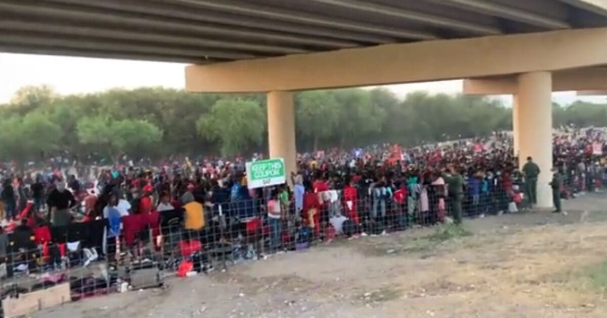 FAA imposes flight restrictions over TX bridge where over 10,000 ...